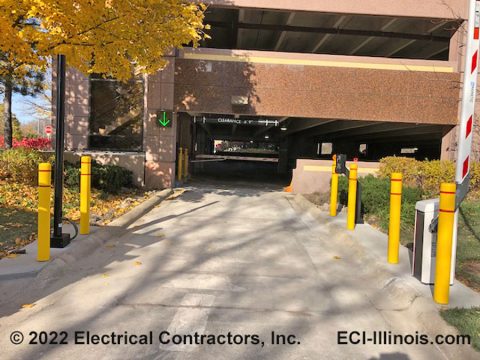 Barrier Gates for Reversible Access-Egress Lane